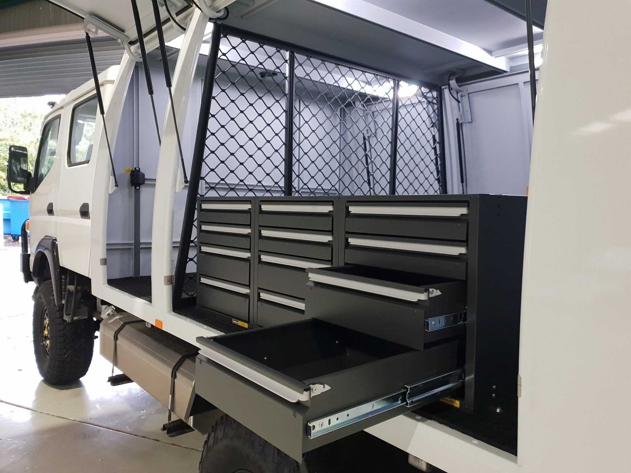 One-Click Vehicle Drawer | Hidrive Service Body Accessory